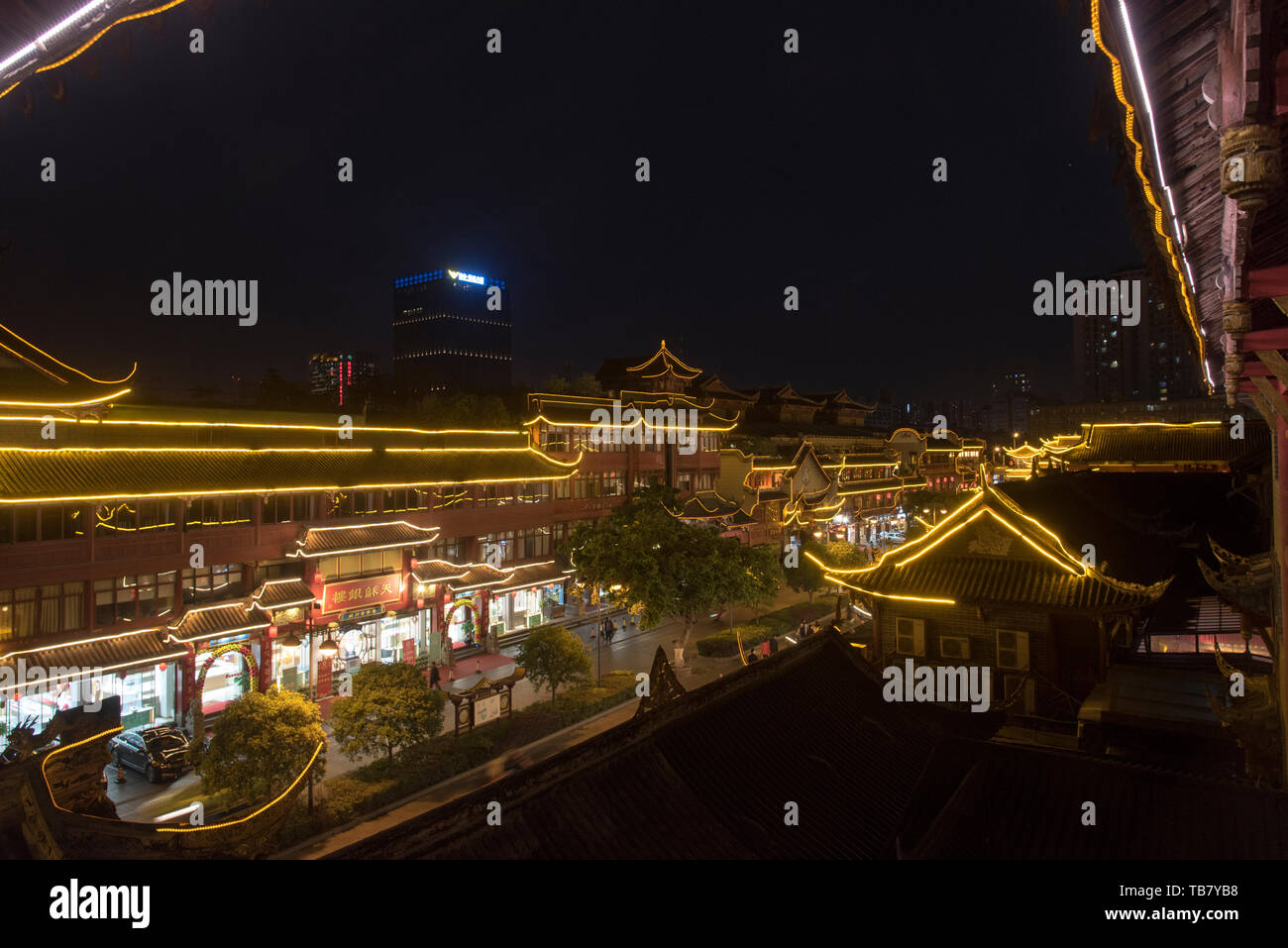 night photography of Chengdu, Kuan Zhai Xiang Zi historic city. Sichuan ...