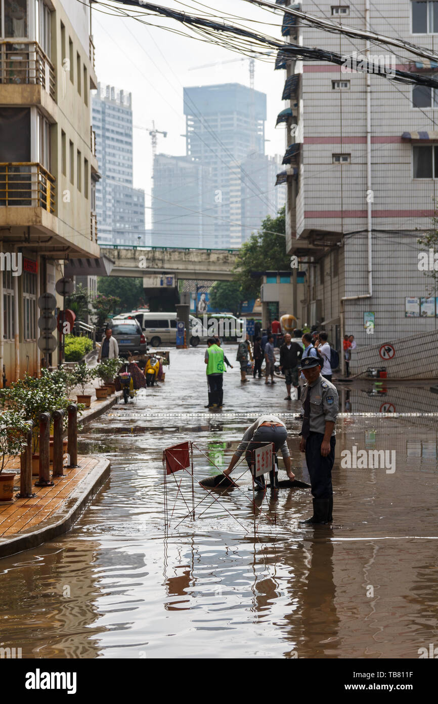 Clean up after flood hi-res stock photography and images - Alamy