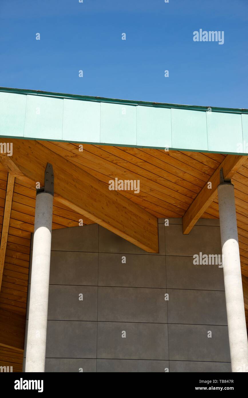 Facade of a modern building in Zaragoza, Spain Stock Photo - Alamy