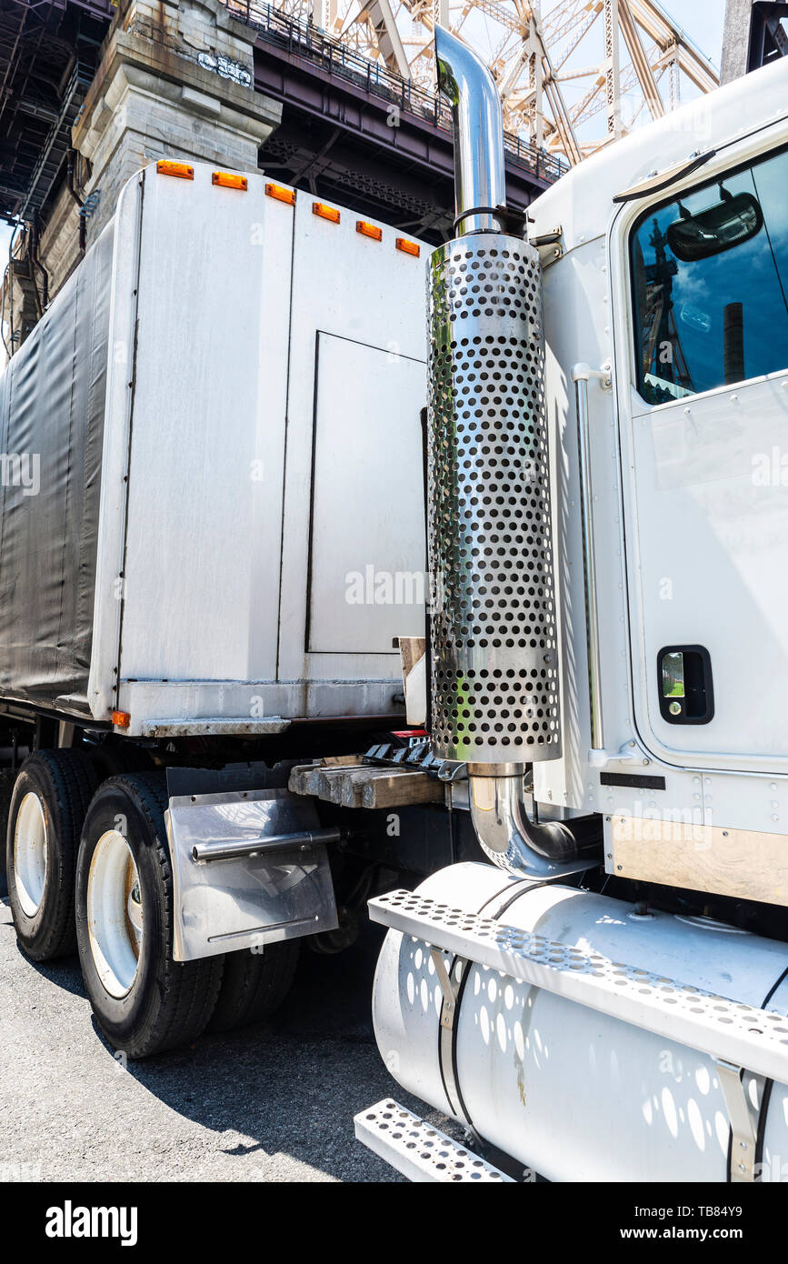 Truck exhaust hi-res stock photography and images - Alamy