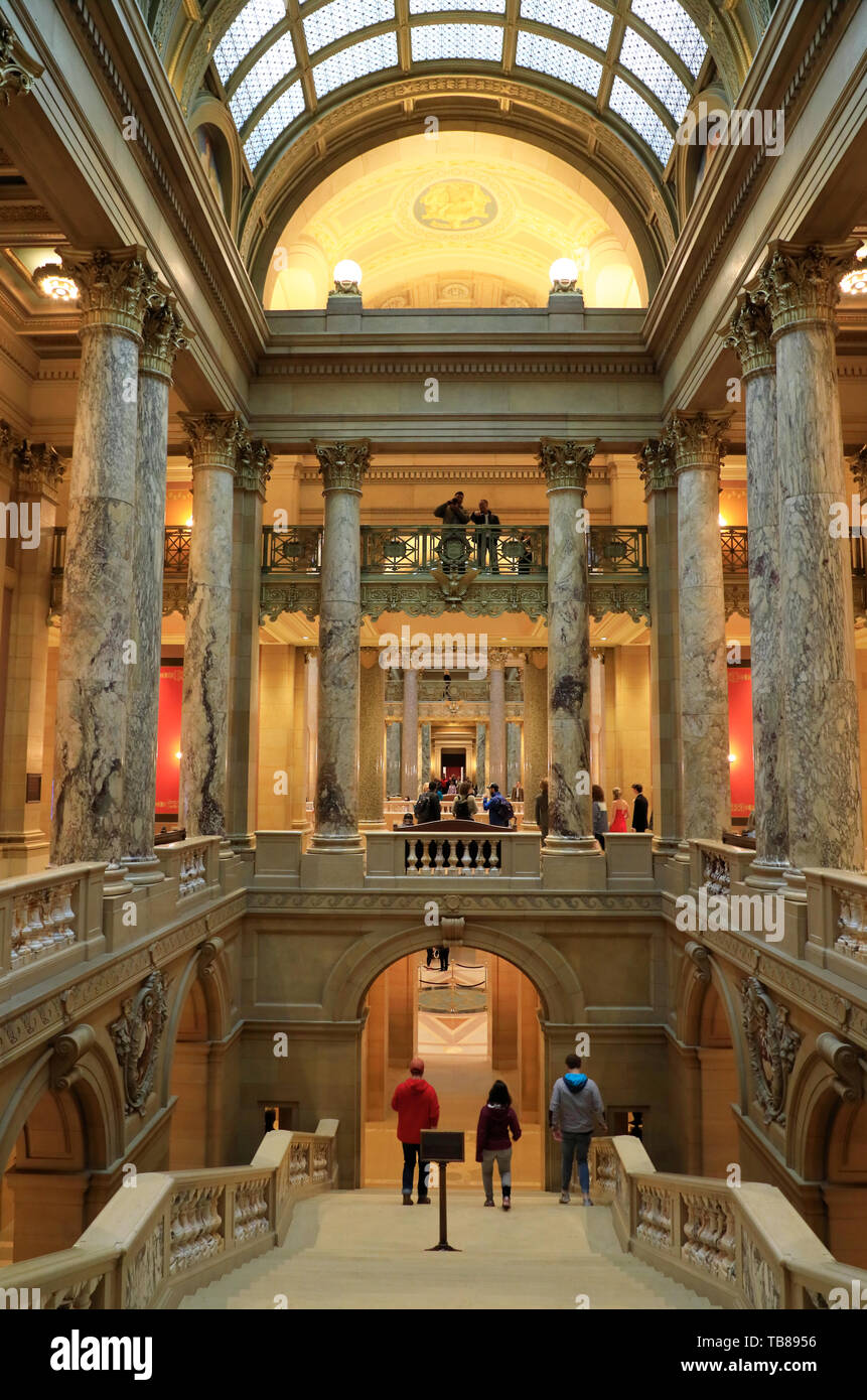 The grand staircases inside of Minnesota State Capitol.Saint Paul ...