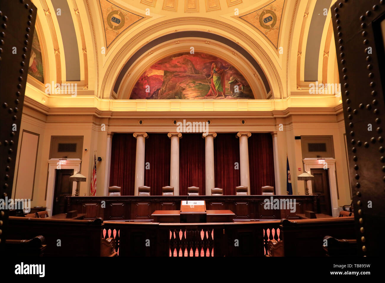 Court room usa hi-res stock photography and images - Alamy