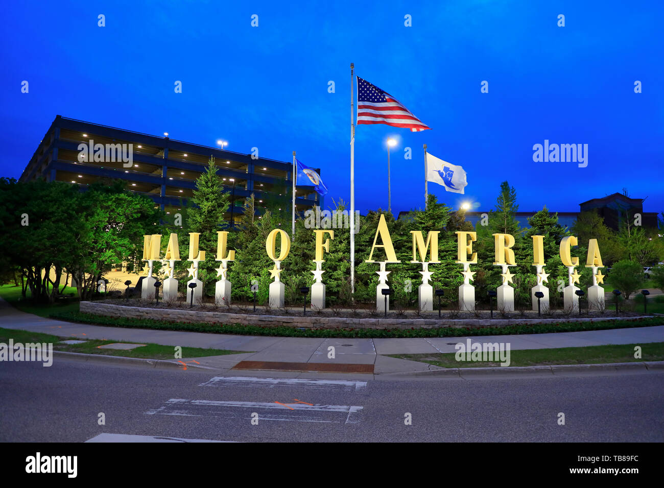 Outside mall of america hi-res stock photography and images - Alamy