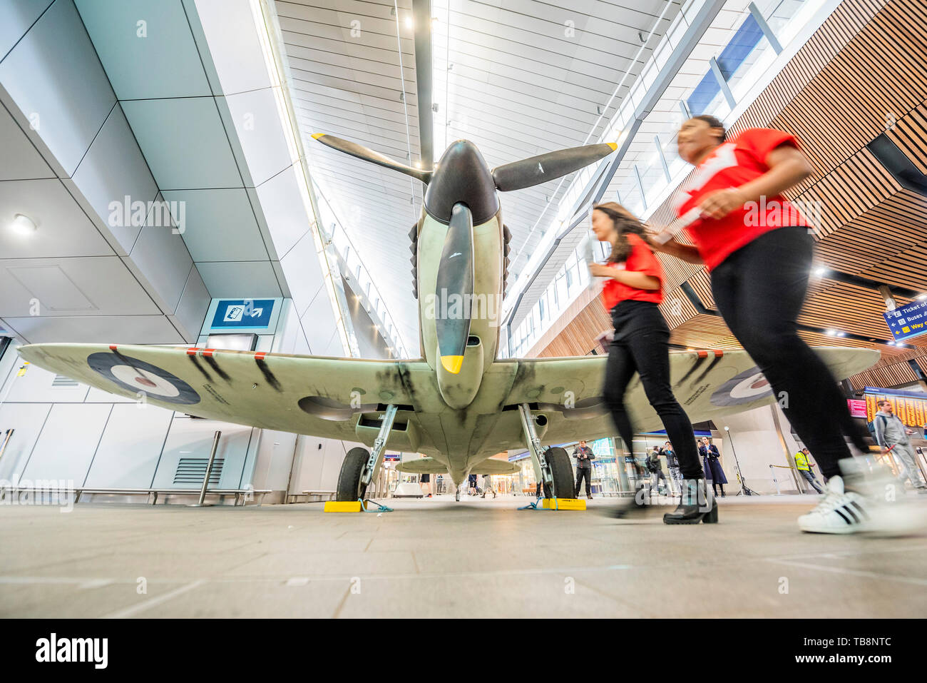 Spitfire london bridge imperial hi-res stock photography and images - Alamy