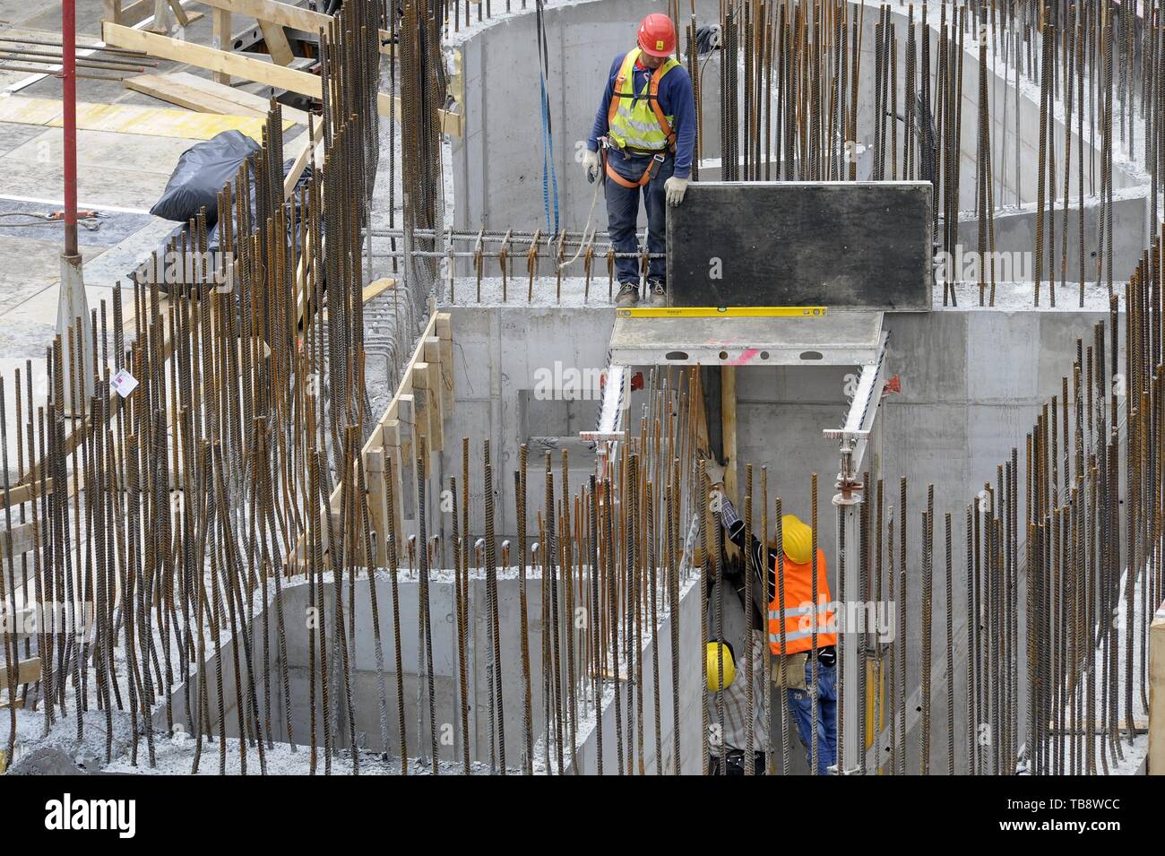 Milan (Italy), construction site for a new skyscraper Stock Photo - Alamy