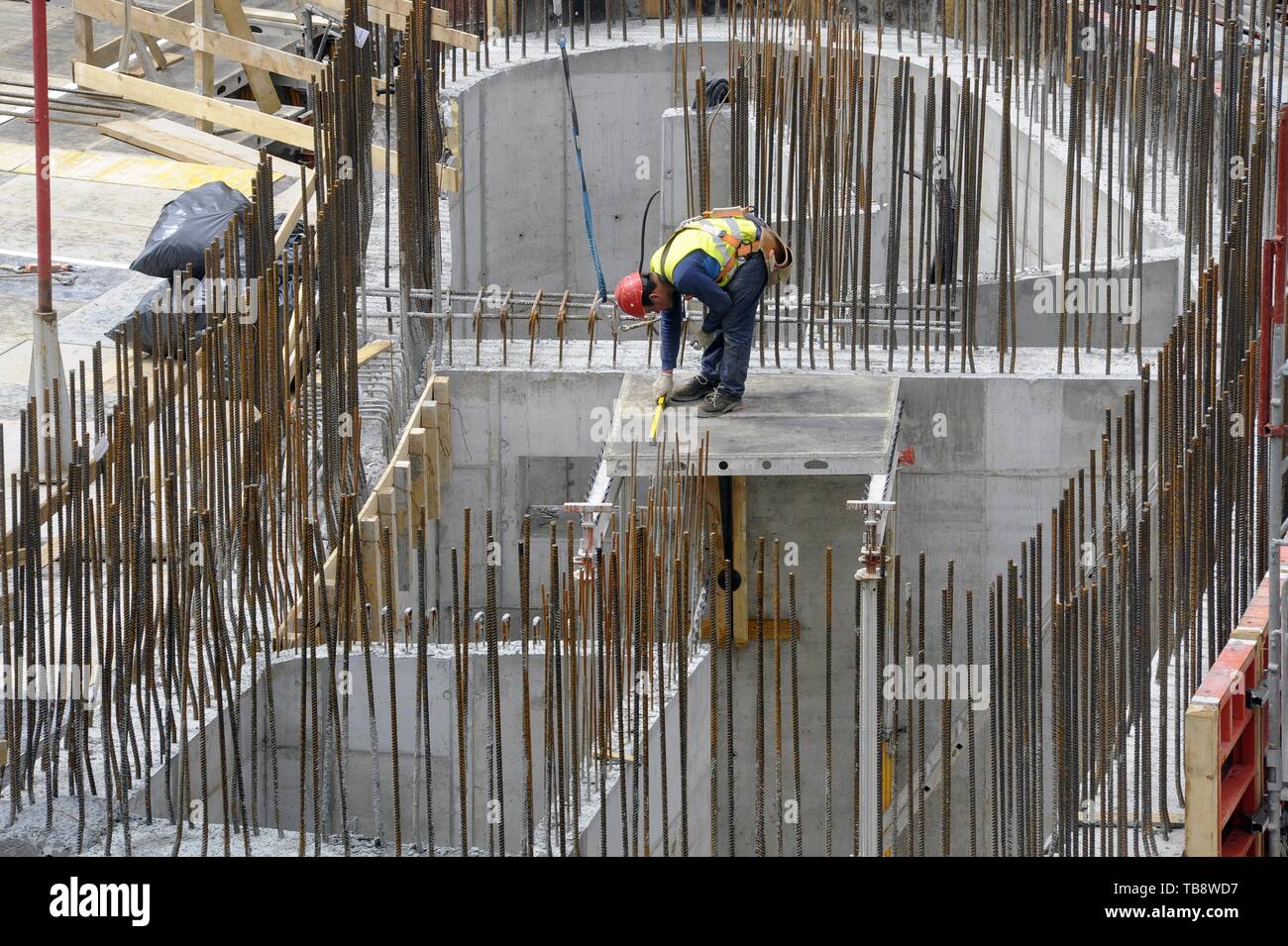 Milan (Italy), construction site for a new skyscraper Stock Photo - Alamy