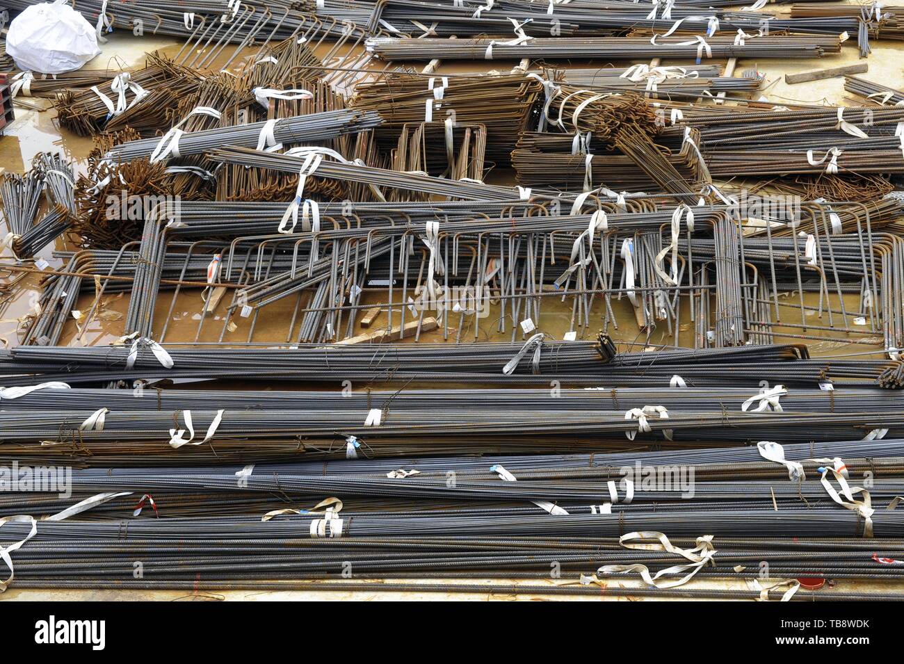 Milan (Italy), construction site for a new skyscraper Stock Photo - Alamy