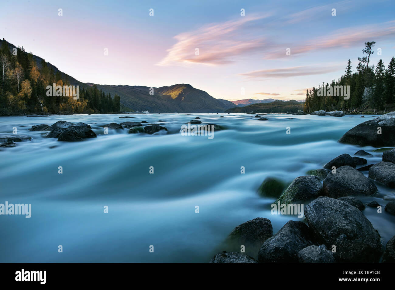 Lake kanas hi-res stock photography and images - Alamy