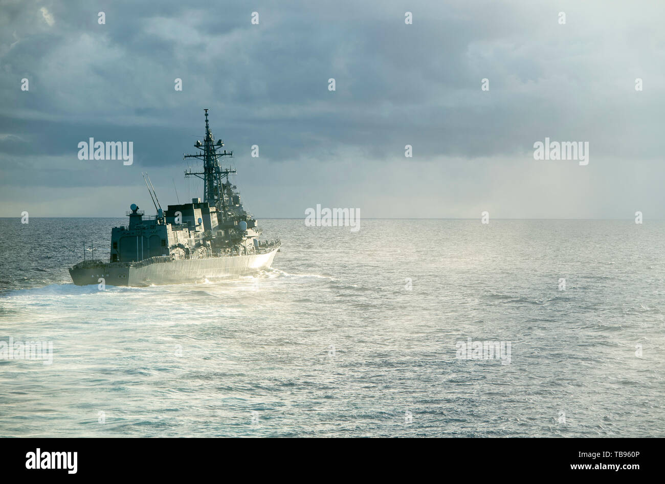 190529-N-CL550-0179 PHILIPPINE SEA (May 29, 2019) Japanese Maritime ...