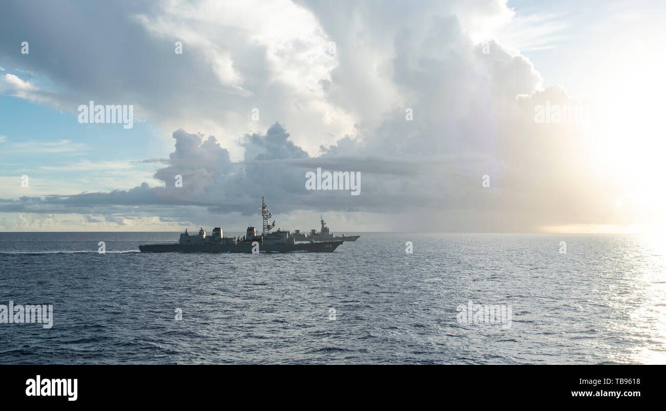 190529-N-CL550-0291 PHILIPPINE SEA (May 29, 2019) Japanese Maritime ...