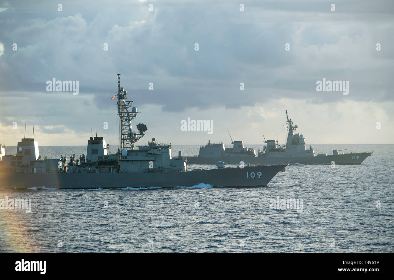 190529-N-CL550-0307 PHILIPPINE SEA (May 29, 2019) — Japanese Maritime ...