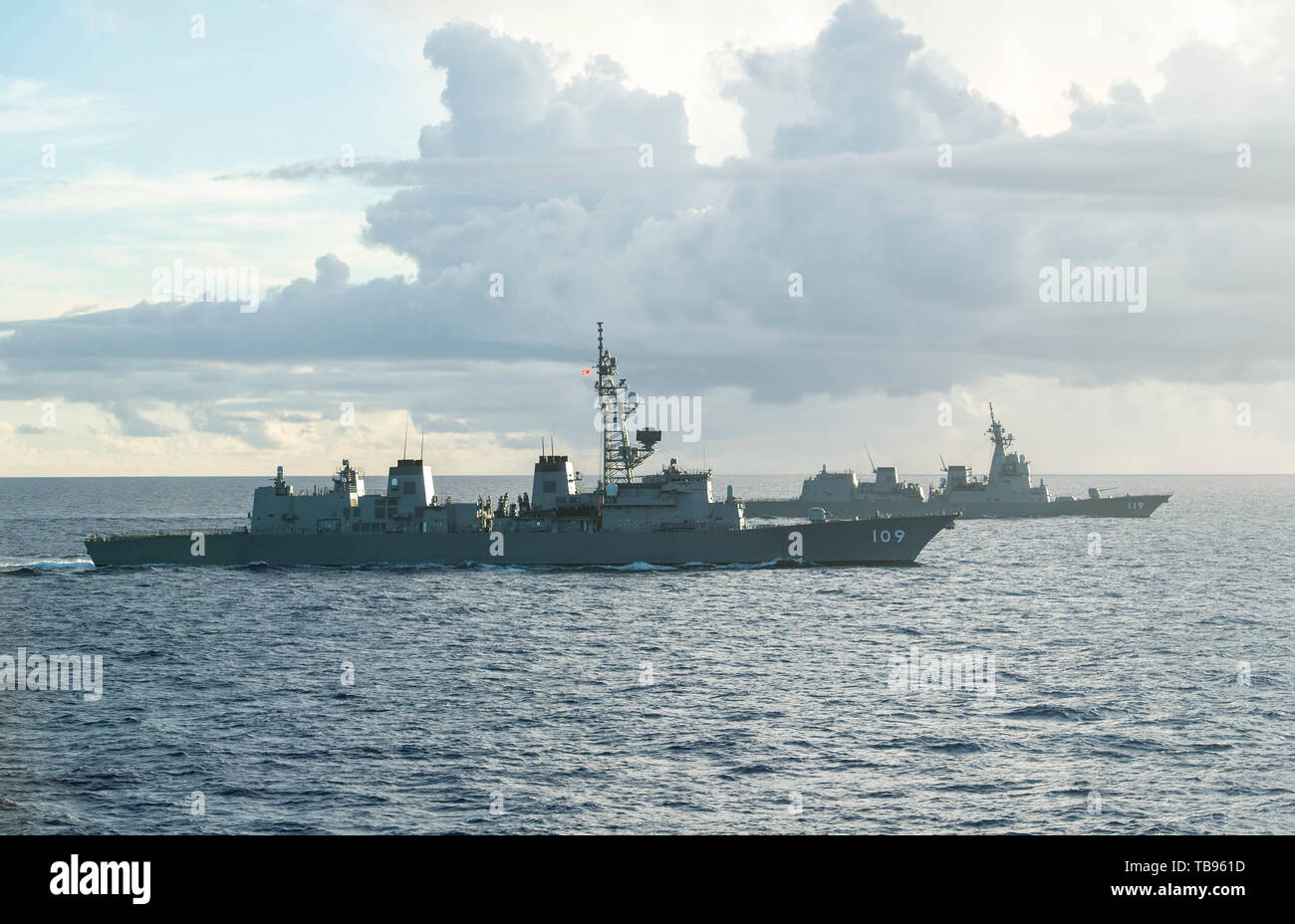 190529-N-CL550-0316 PHILIPPINE SEA (May 29, 2019) — Japanese Maritime ...