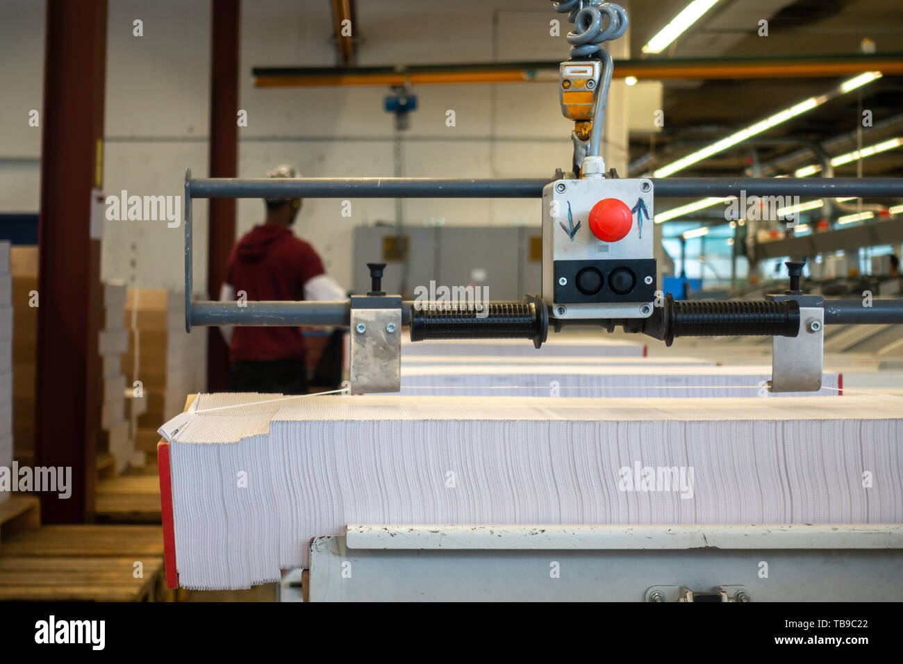 Paper Hopper Signatures Stacked Folding Machine Supply Feed Printing ...