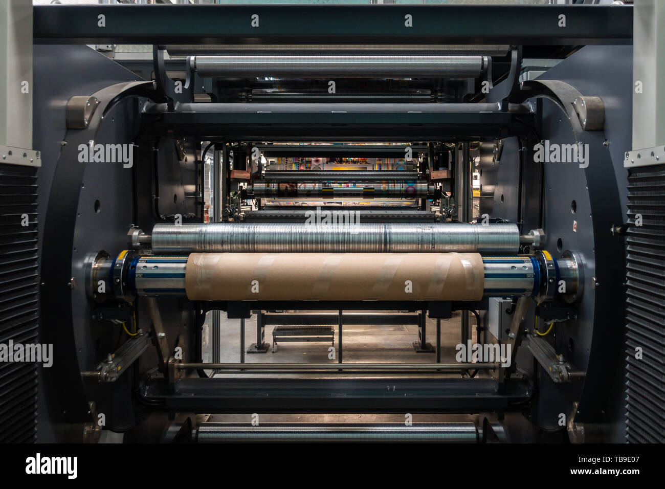 Industrial Roll to Roll Offset Machine Inner Workings Paper Output ...