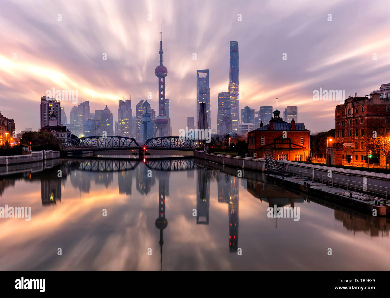 Shanghai The Bund Sunshine High Resolution Stock Photography and Images ...