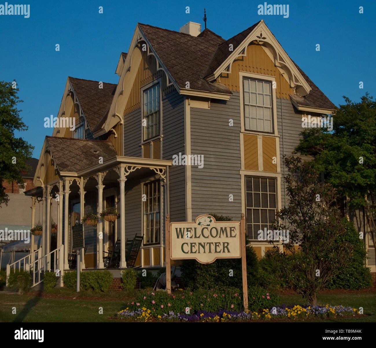 Victorian house painted lady hi-res stock photography and images - Alamy