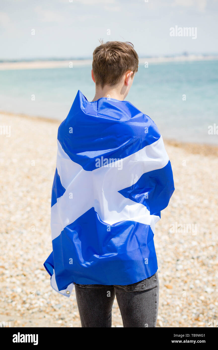 Man holding scottish flag hi-res stock photography and images - Alamy