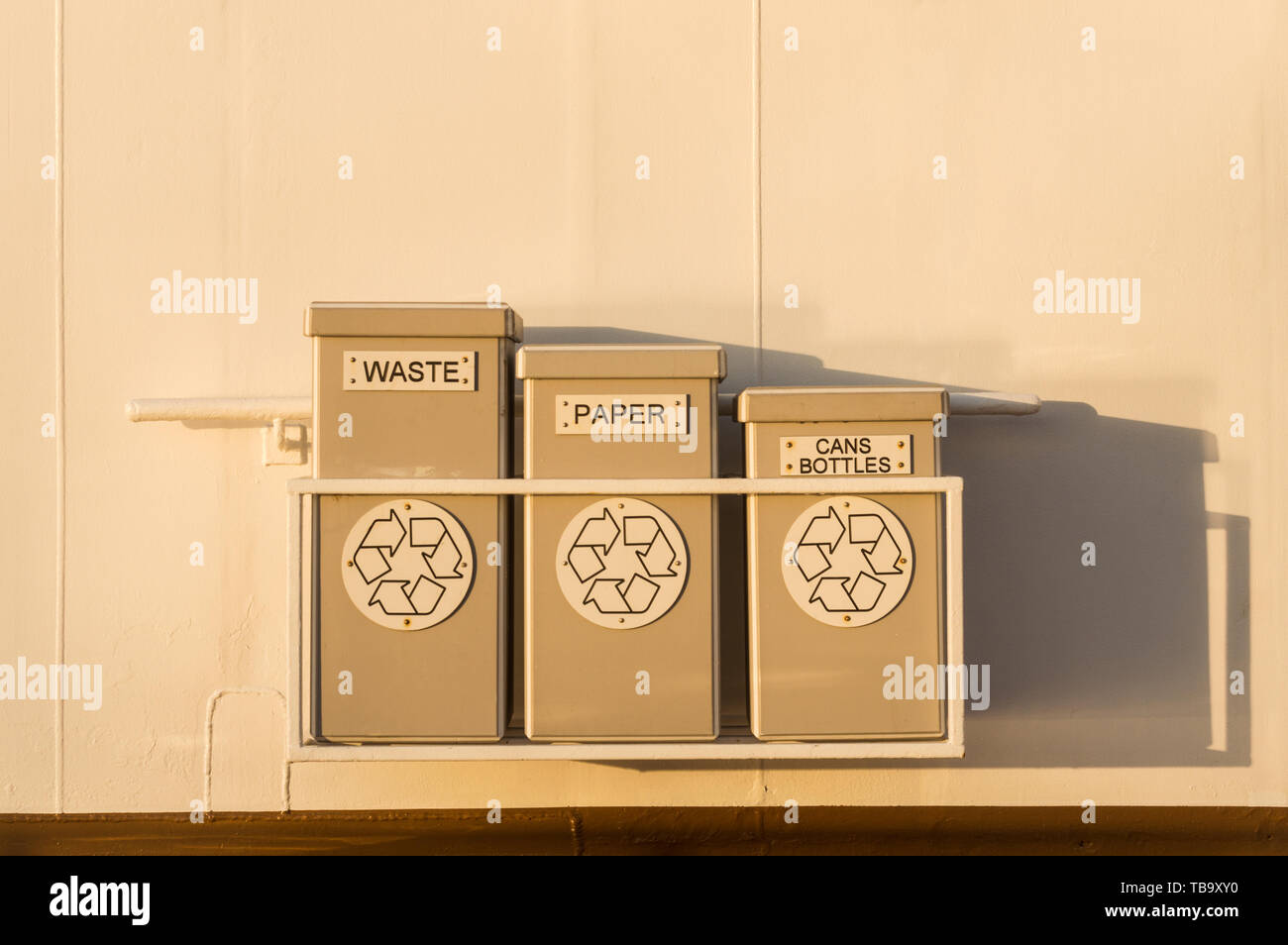 Painted garbage cans hi-res stock photography and images - Alamy