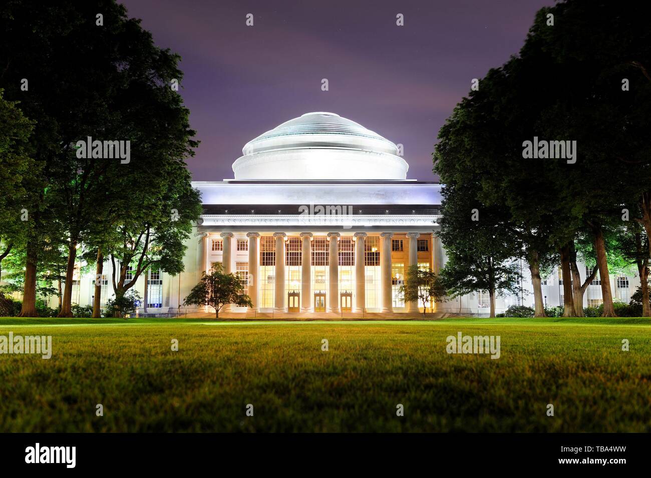 Mit campus boston hi-res stock photography and images - Alamy