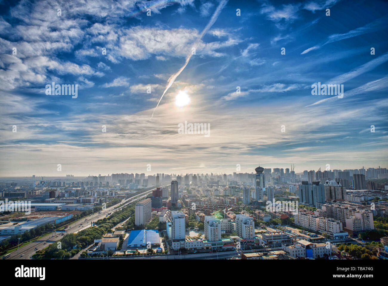 City overview morning sunrise hi-res stock photography and images - Alamy
