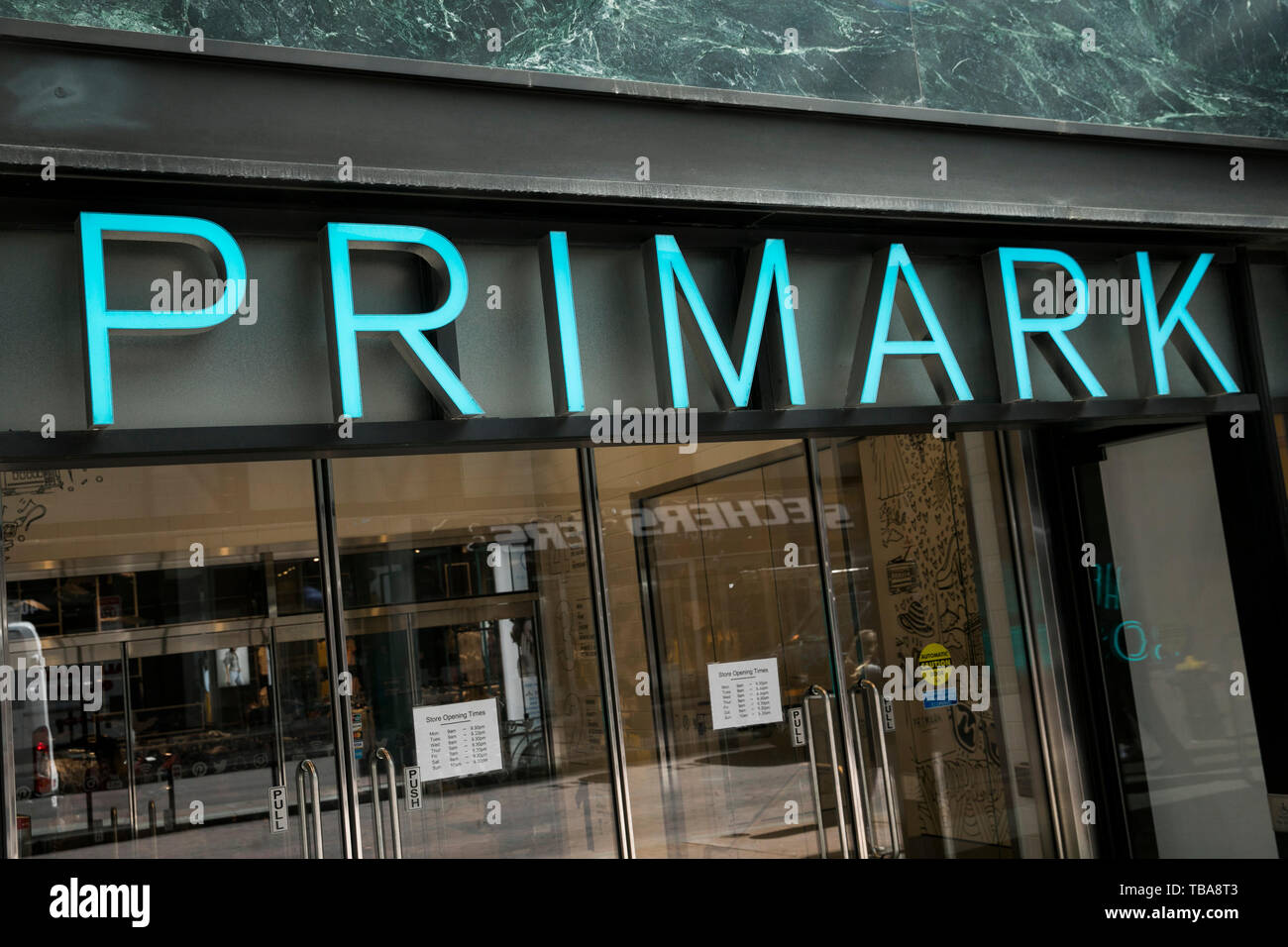 Primark logo hi-res stock photography and images - Alamy