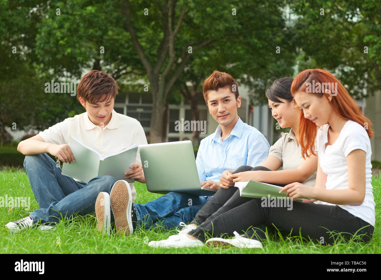 Life of college students in school Stock Photo - Alamy