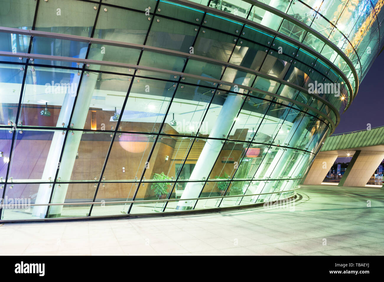 Modern office building exterior Stock Photo - Alamy