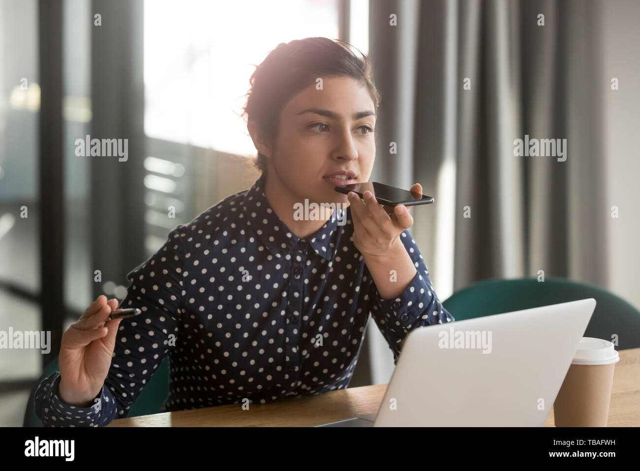 Mobile explanation hi-res stock photography and images - Alamy