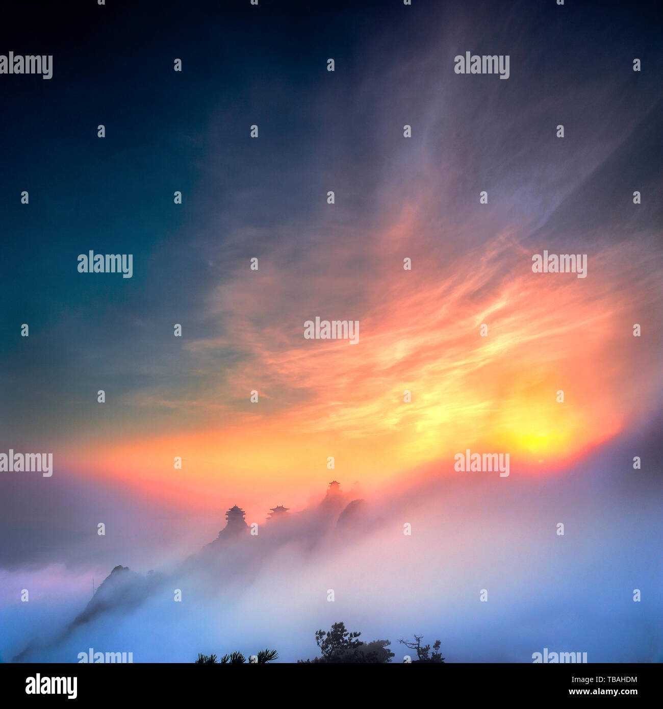 Laojun temple hi-res stock photography and images - Alamy