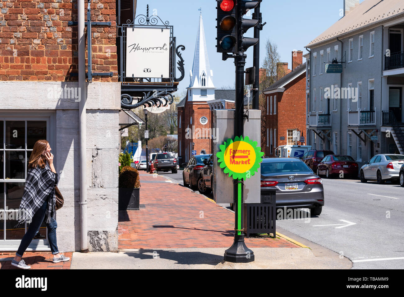 Traffic light girl red and green hi-res stock photography and images ...