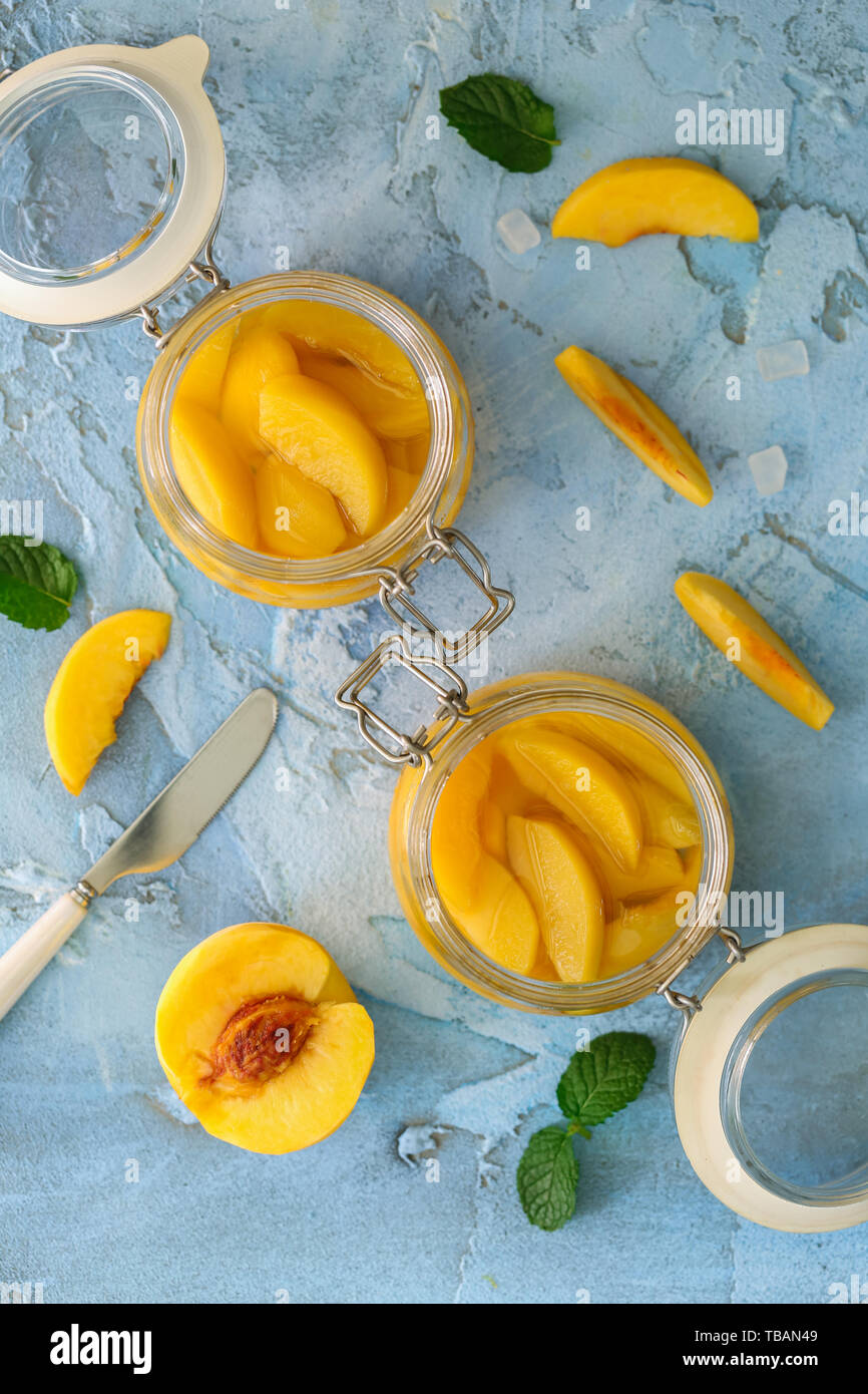 DIY healthy and delicious cans of ice sugar yellow peach Stock Photo ...