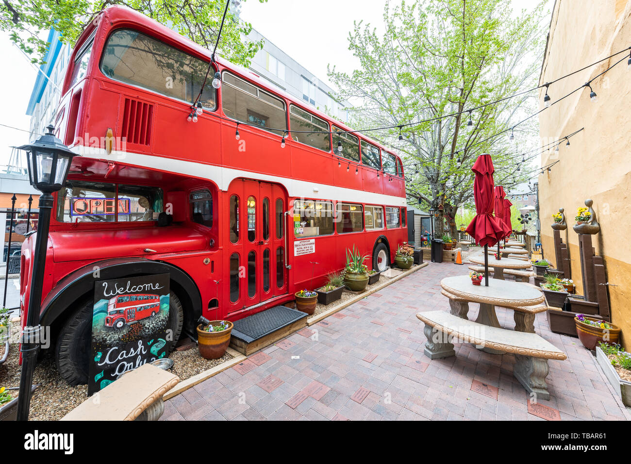 Double decker cafe hi-res stock photography and images - Alamy