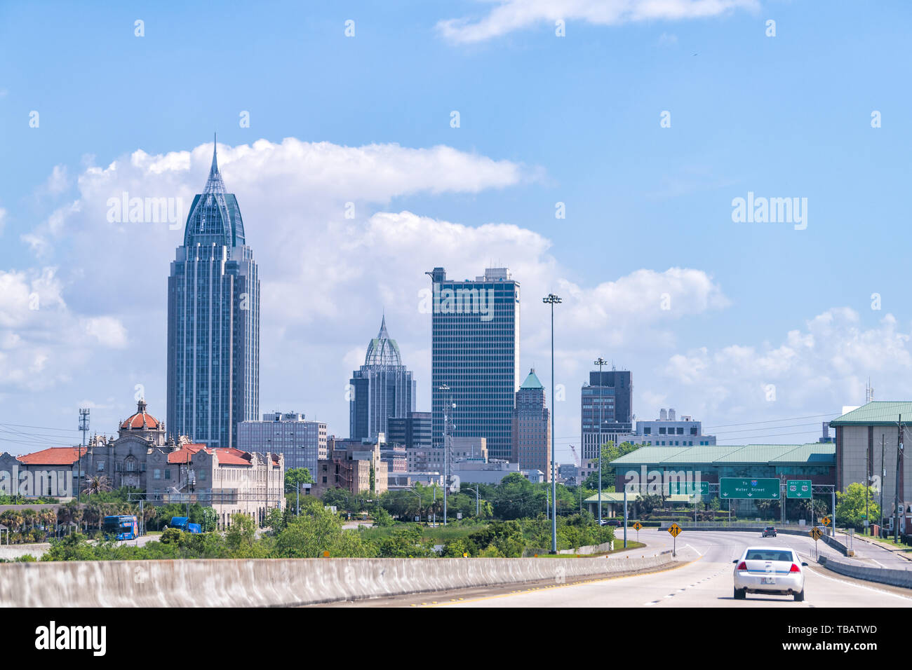 Mobile alabama skyscraper hi-res stock photography and images - Alamy