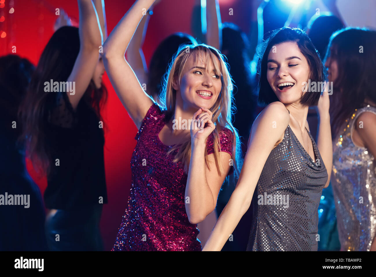 Women dancing club dark hi-res stock photography and images - Alamy