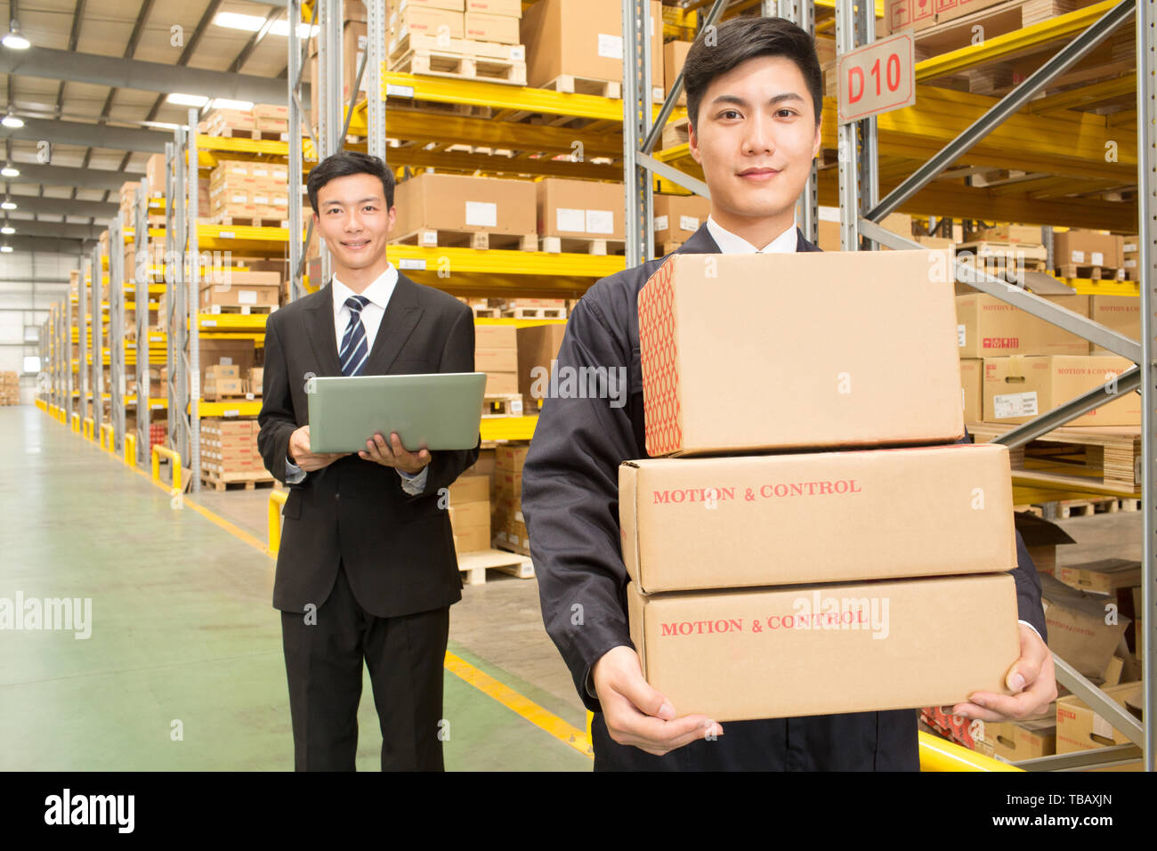 Smile three quarters of length hi-res stock photography and images - Alamy