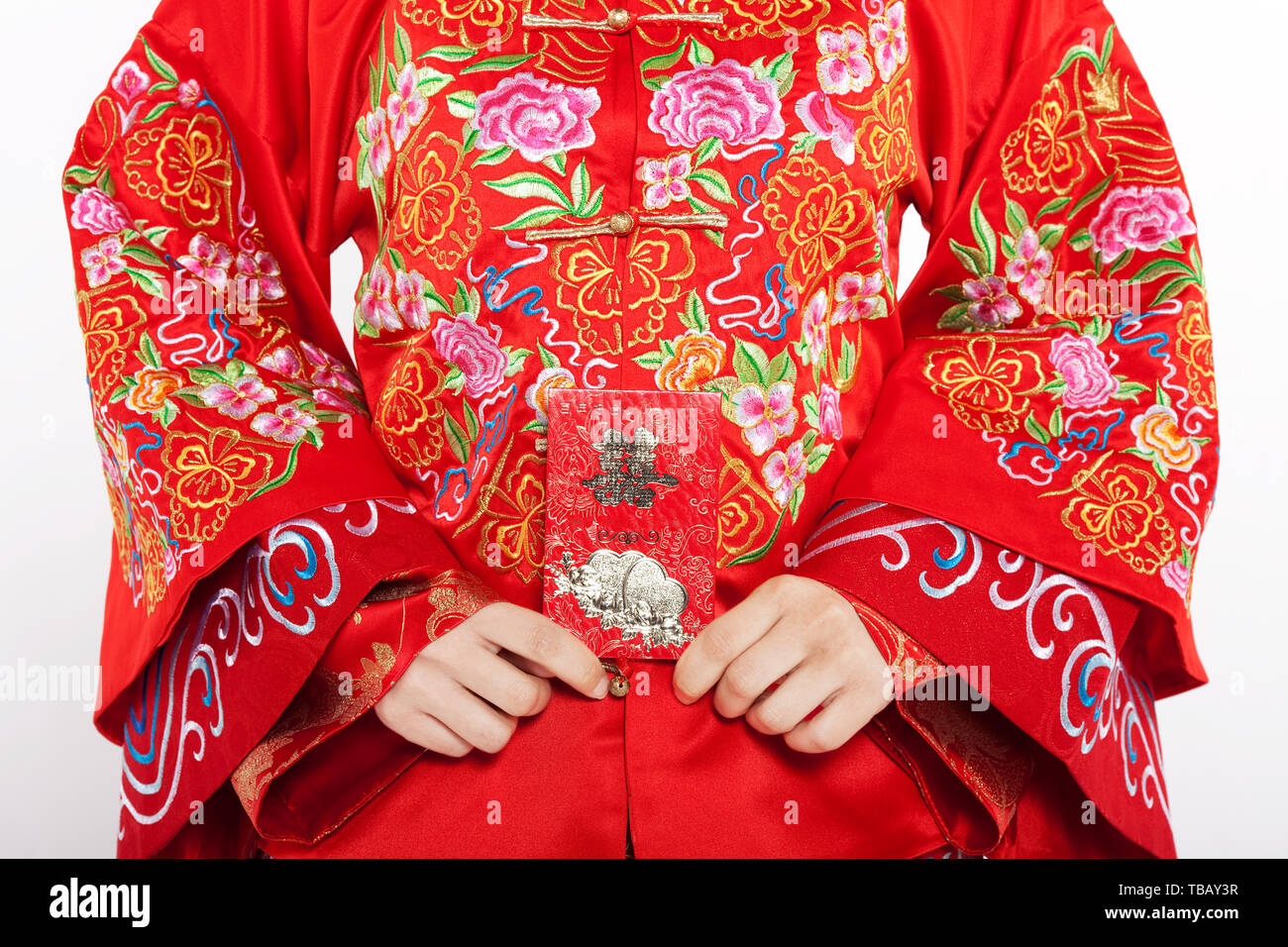 Chinese bride red envelope hi-res stock photography and images - Alamy