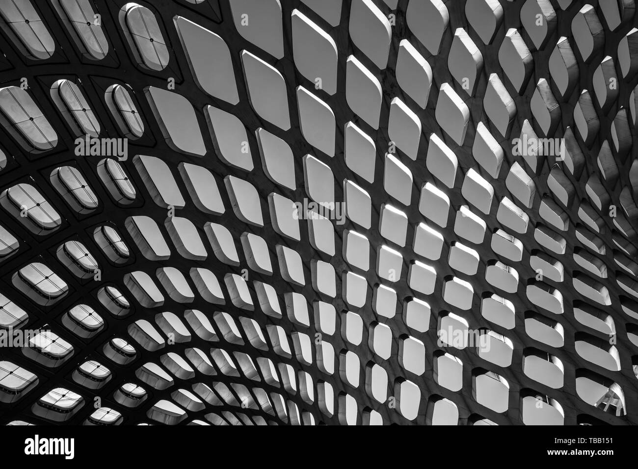 Monochrome building geometry Stock Photo - Alamy