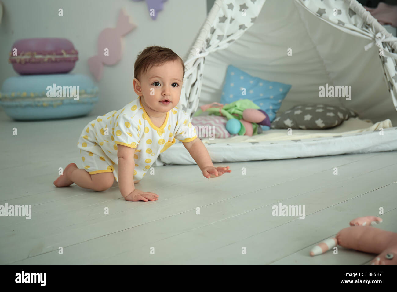 Person crawling into the tent hi-res stock photography and images - Alamy