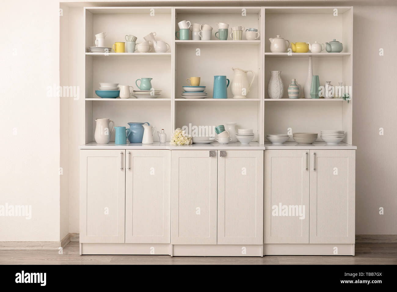 Plates and cups cupboard hi-res stock photography and images - Alamy