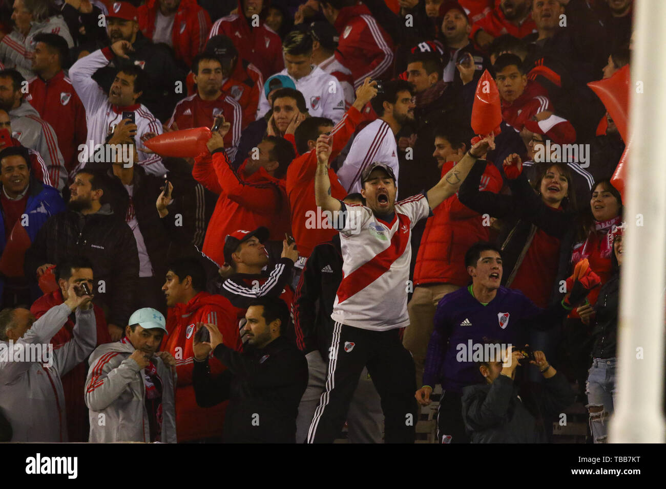 Estadio monumental crowd hi-res stock photography and images - Alamy
