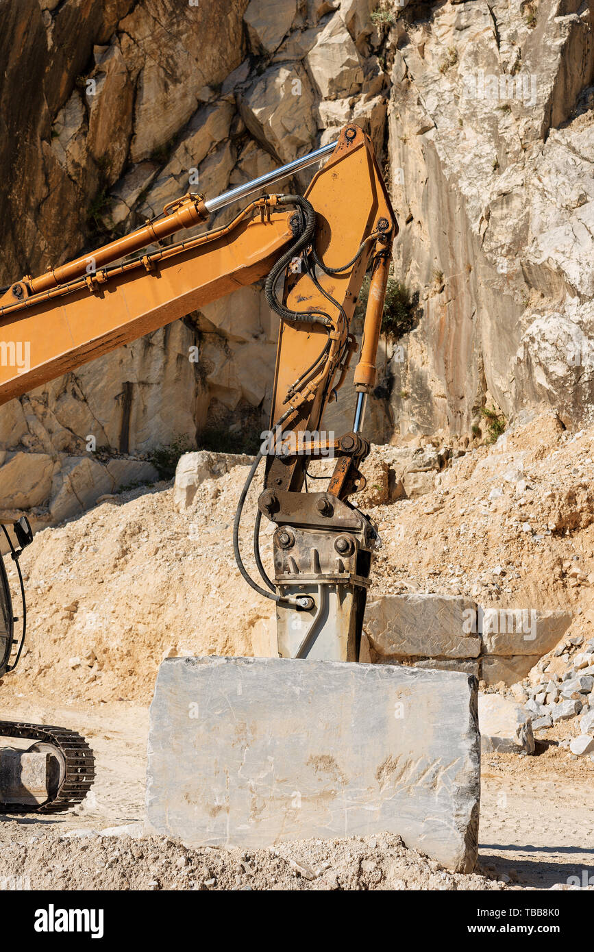 Excavator jack hammer hi-res stock photography and images - Alamy