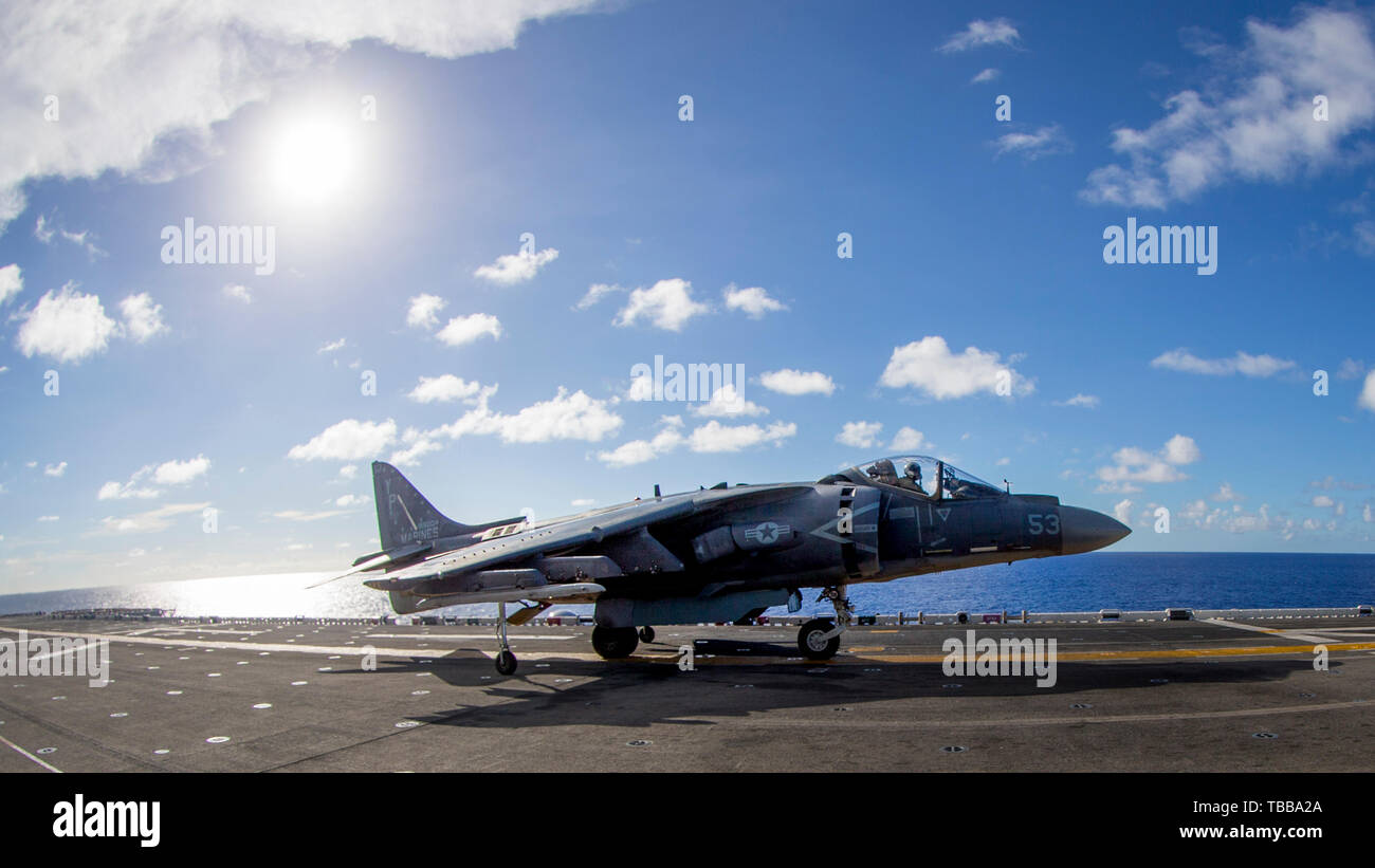 190528-M-EC058-0633 PACIFIC OCEAN (May 28, 2019) An AV-8B Harrier with ...