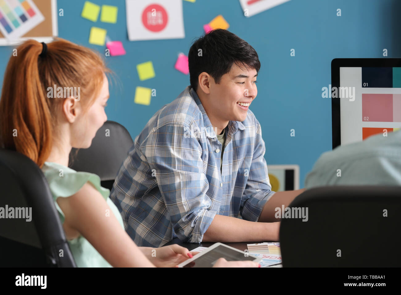 Female web designers hi-res stock photography and images - Alamy