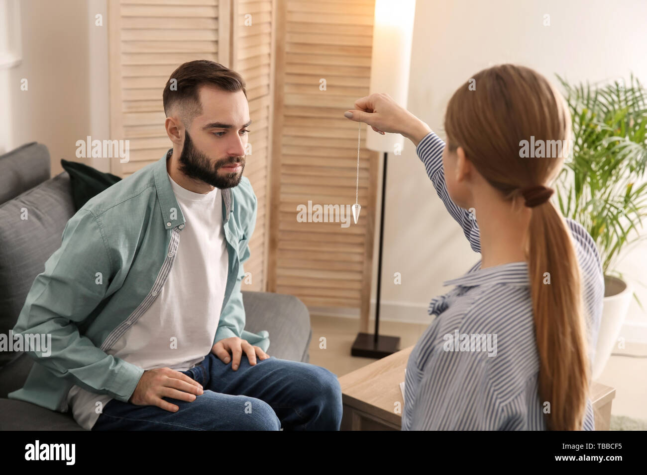 Hypnosis man hi-res stock photography and images - Alamy