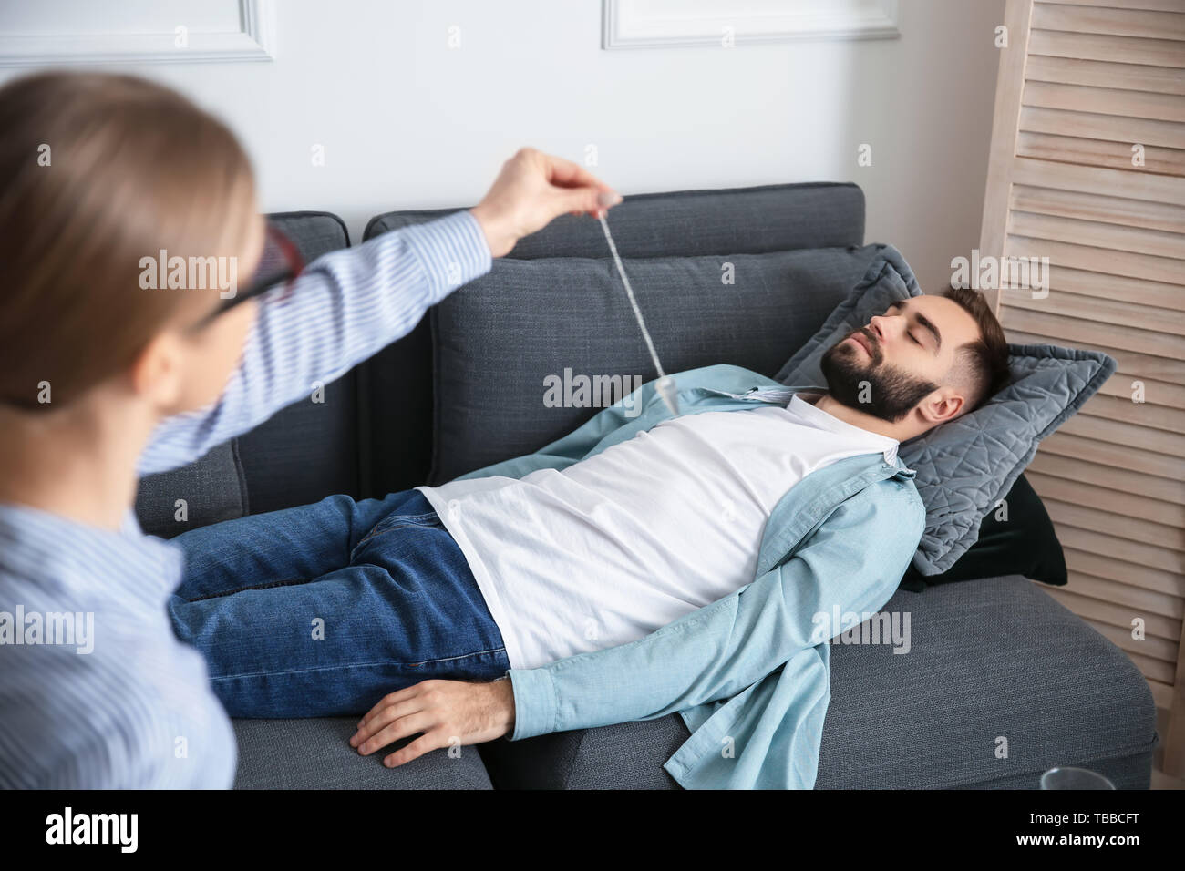 Hypnosis man hi-res stock photography and images - Alamy