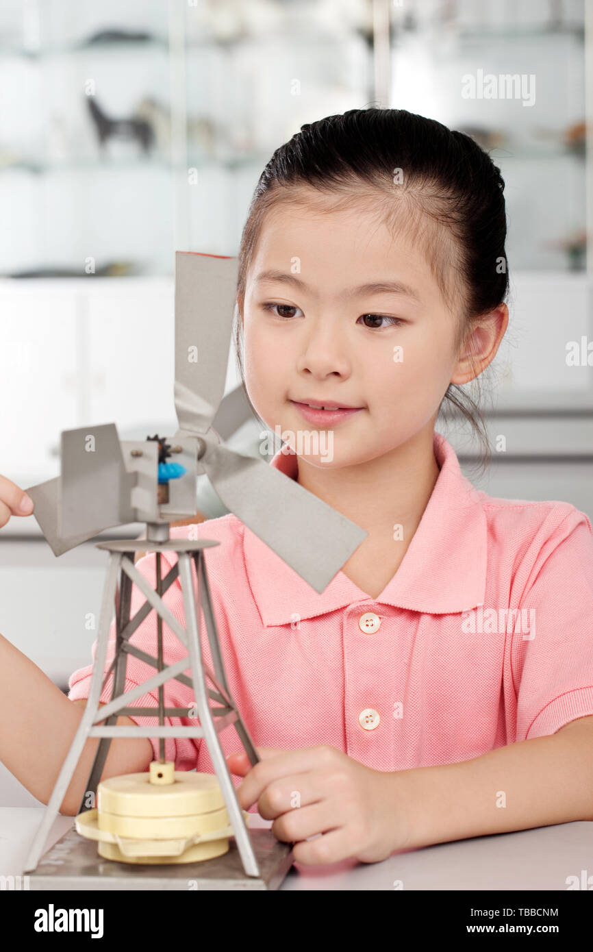 Physics experiments hi-res stock photography and images - Alamy