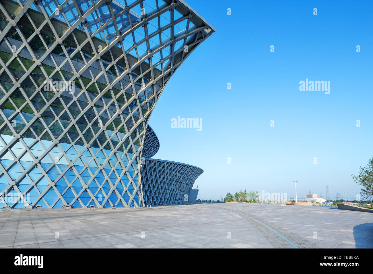 Modern building exterior empty ground Stock Photo - Alamy