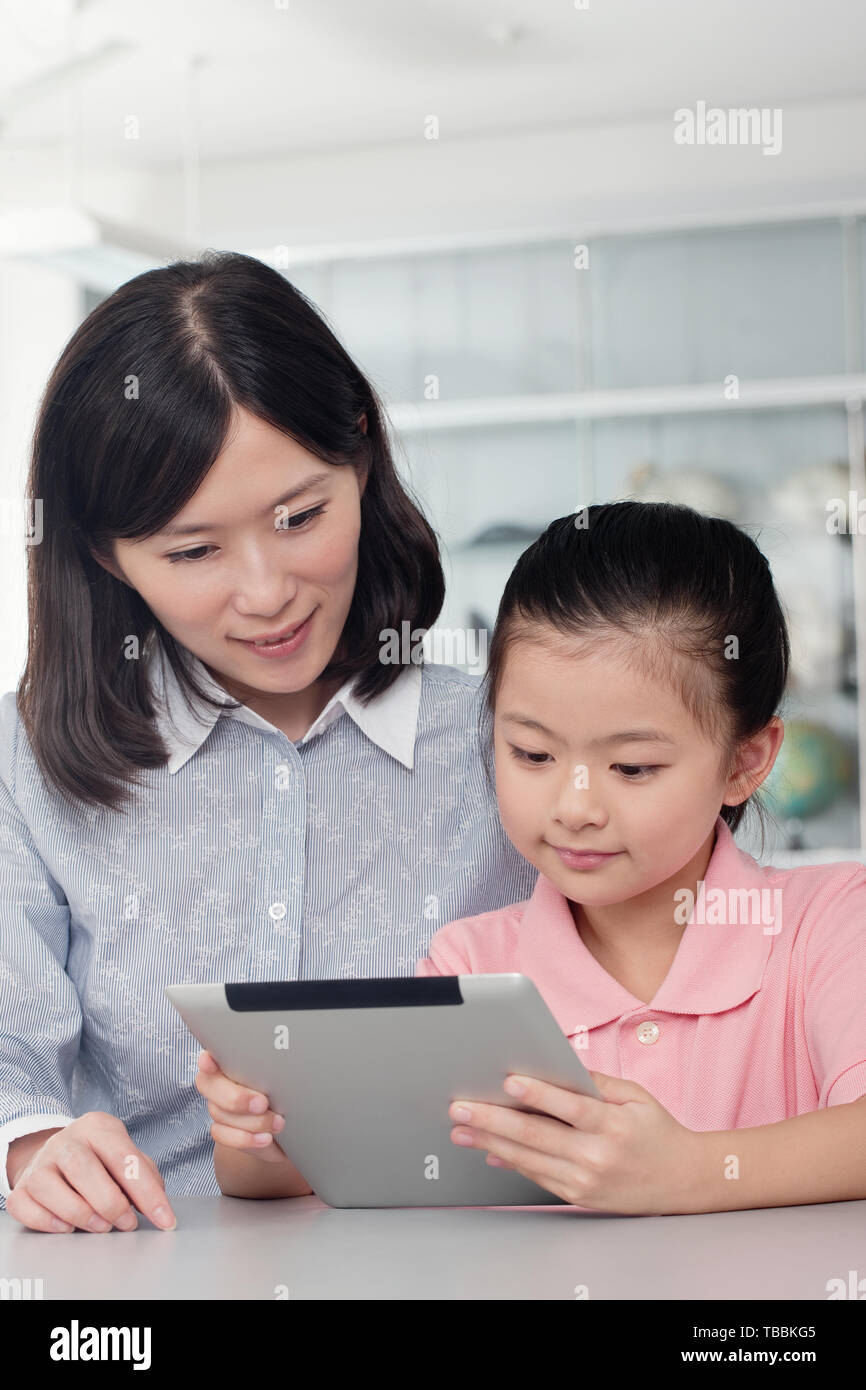 Interaction between teachers and students Stock Photo - Alamy