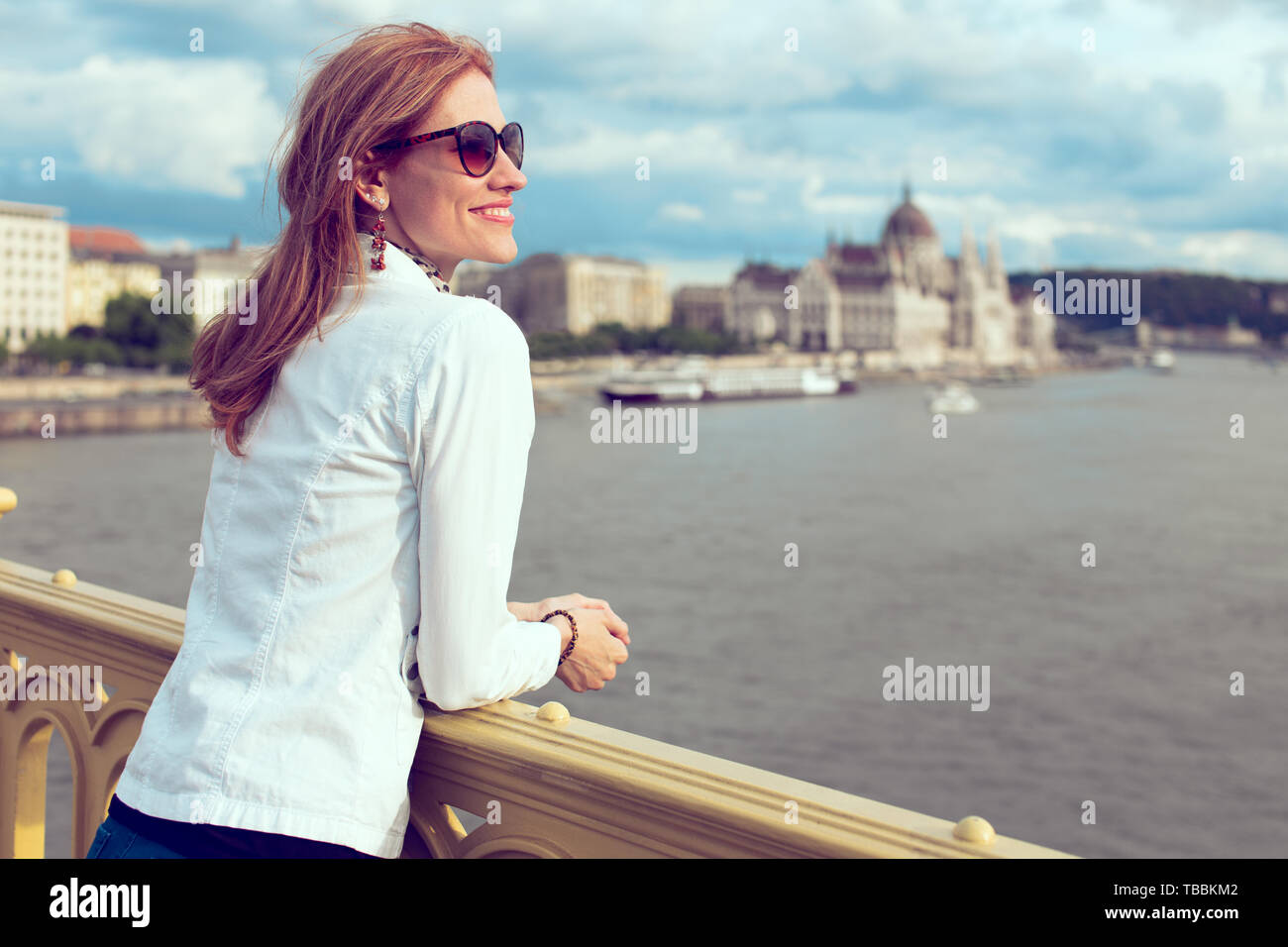 Happy panorama hi-res stock photography and images - Alamy