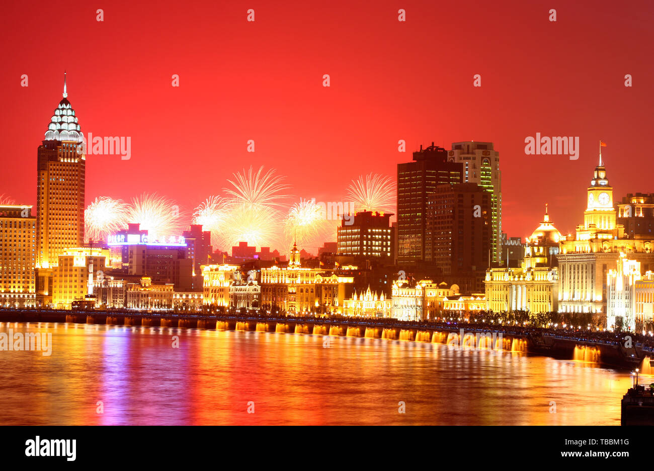 Architectural beauty on both sides of the Pujiang River in Shanghai ...